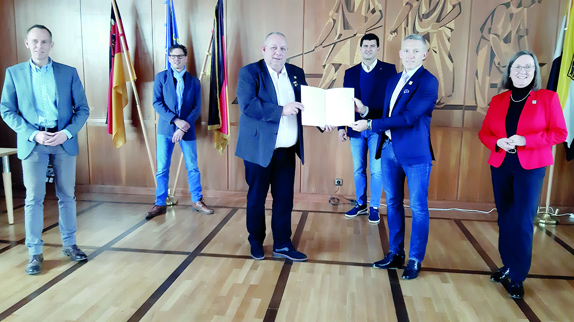 Ehrung für Uwe Kadel - News